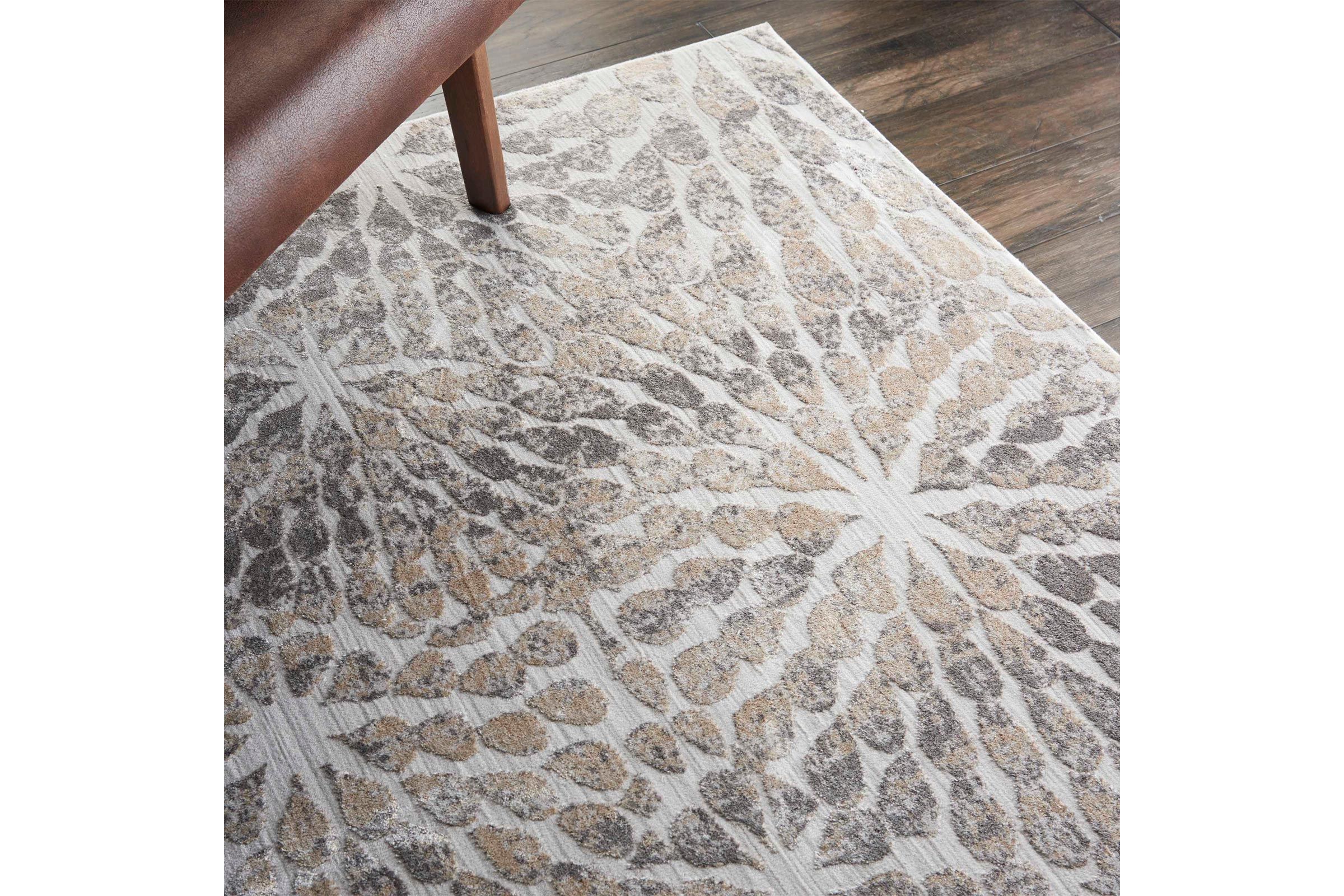 Silky Textures Ivory & Beige 5x7 Area Rug