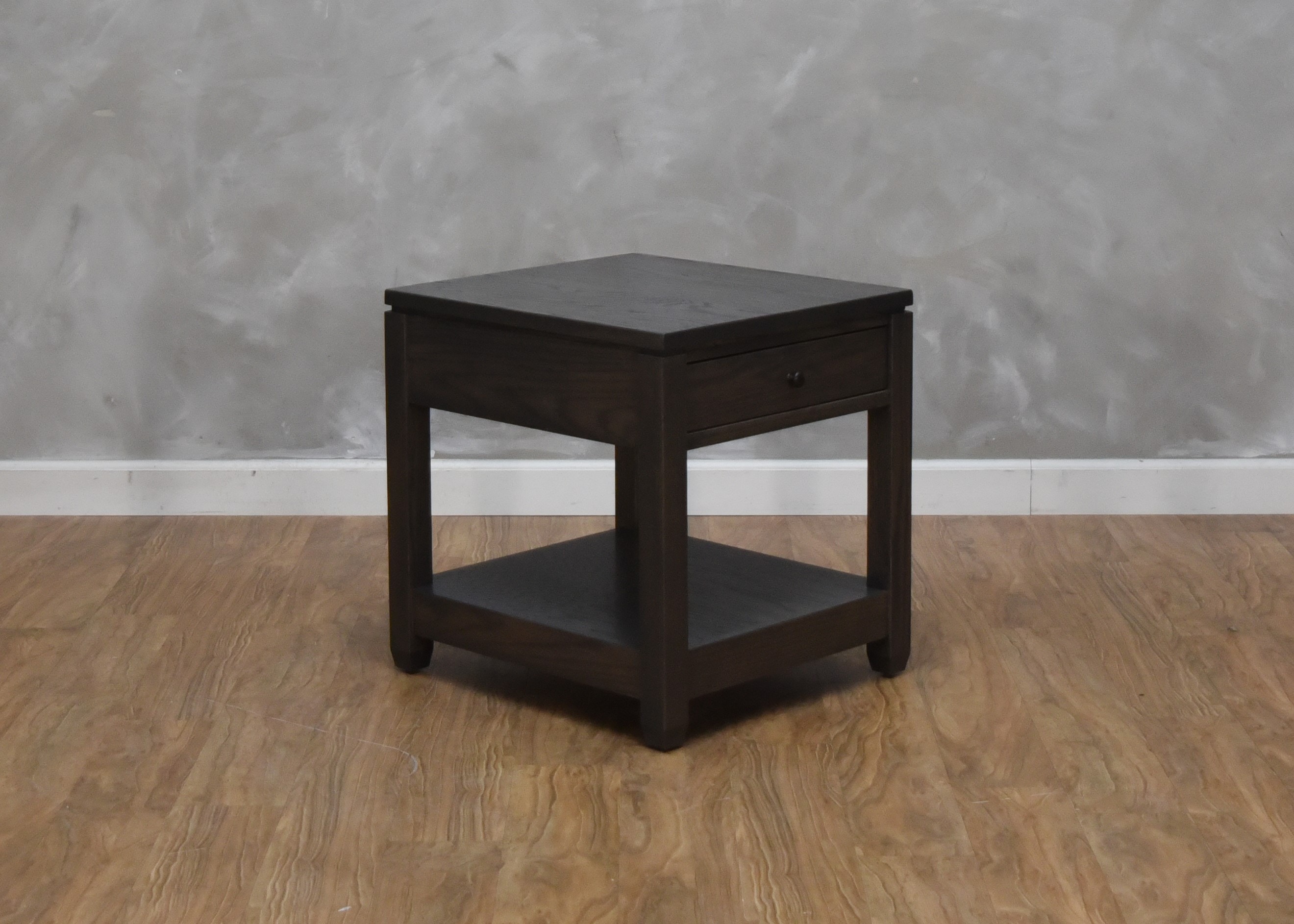 Hopewood Antigo 22" End Table With Drawer