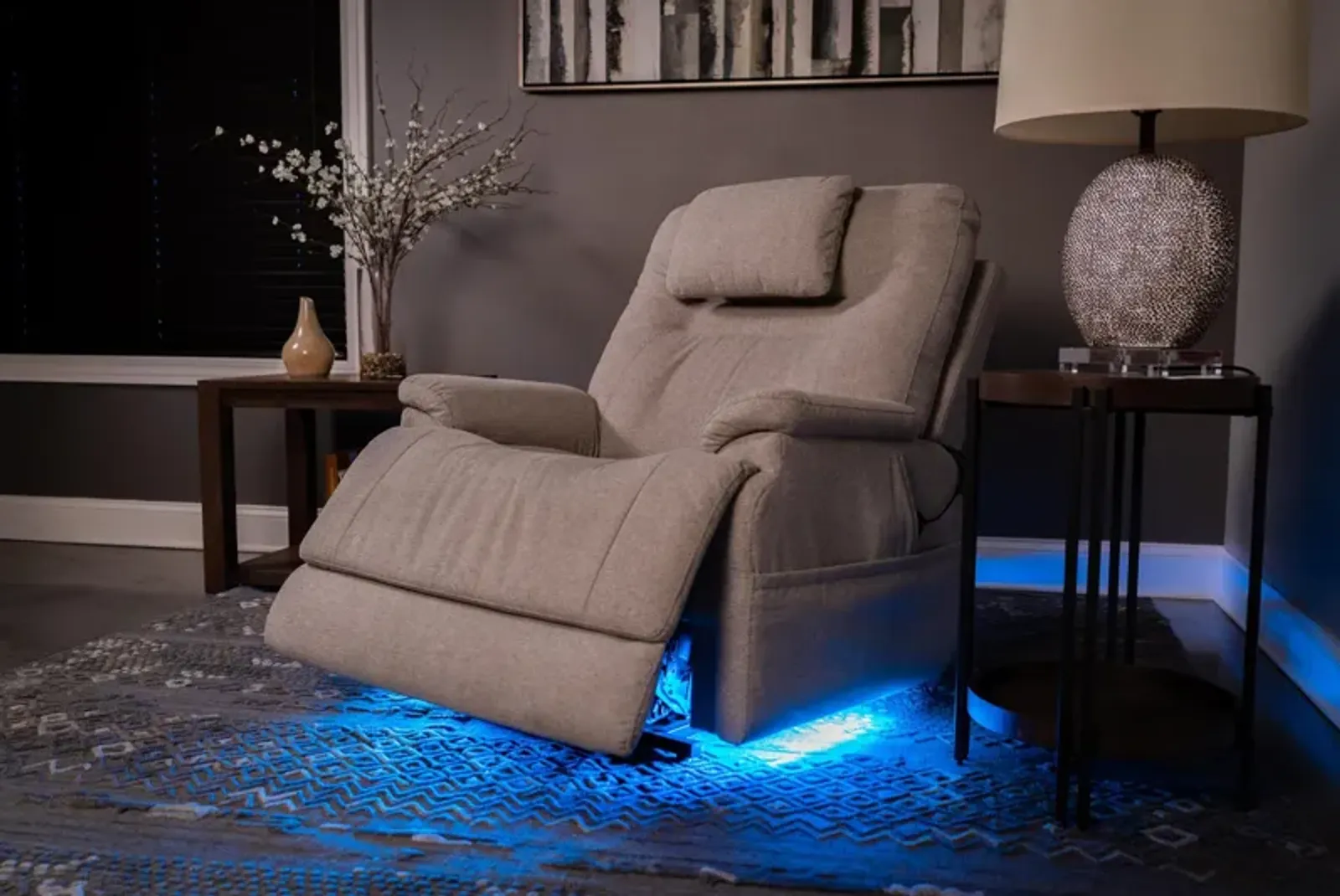 Zecliner Model 2 Power Lift Recliner by Levin Furniture & Mattress ...