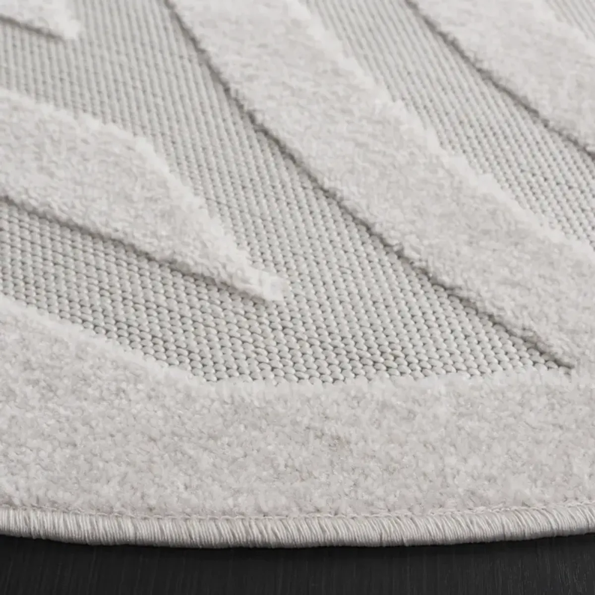 Mateos Shag 7' X 7' Round Rug by Gardner White | Furniture.com