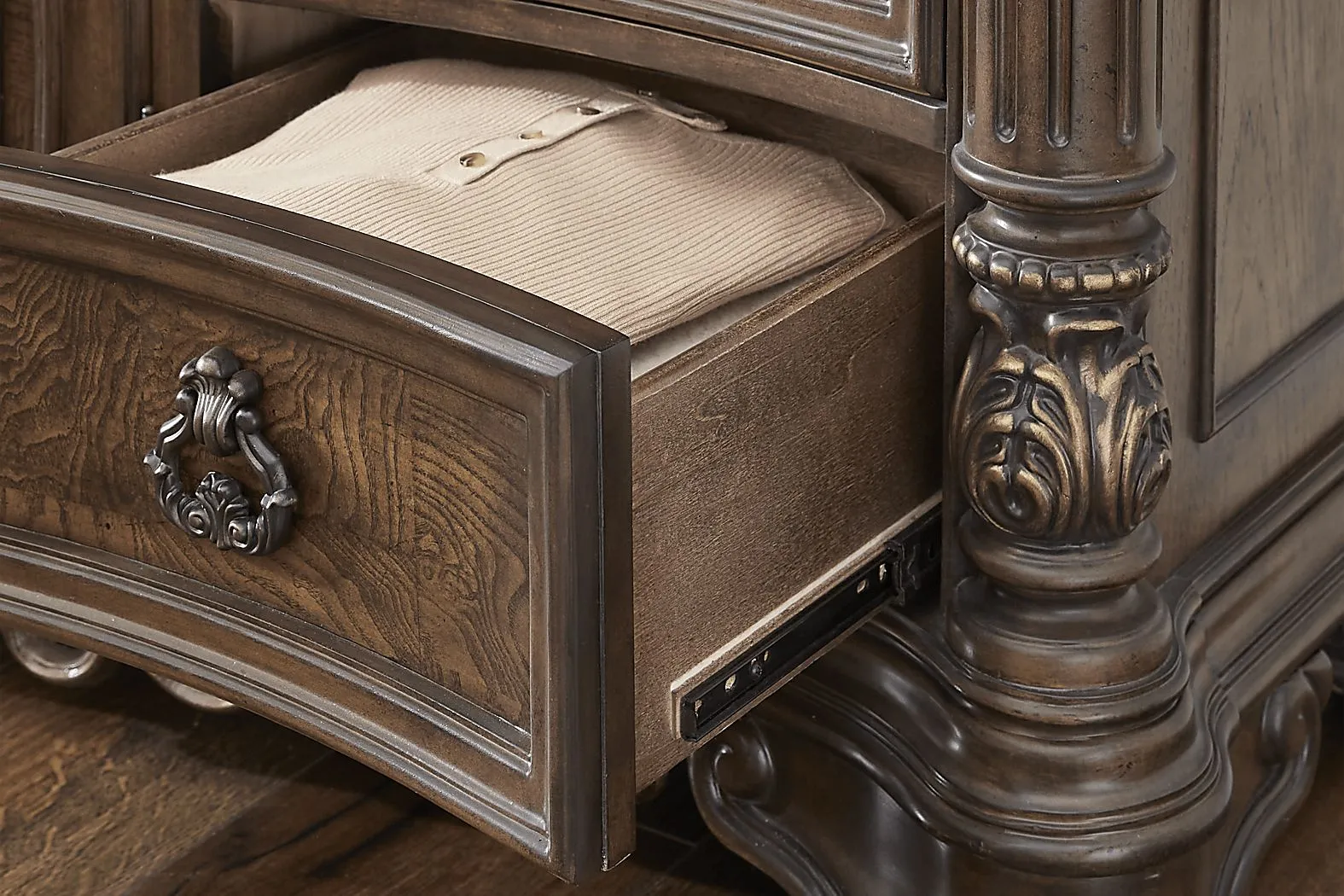 Yorkshire Manor Brown 7 Pc King Panel Bedroom