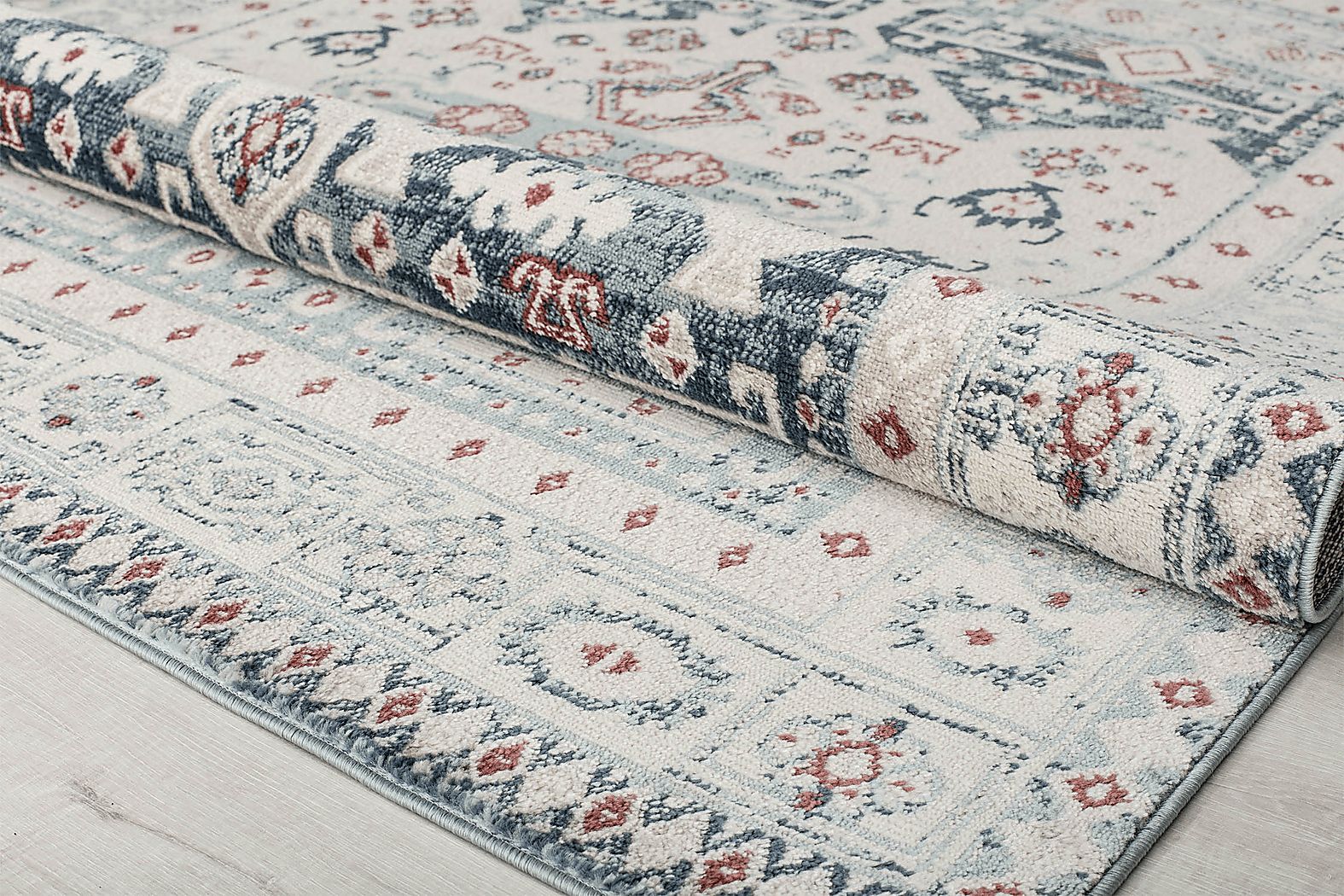 Syrel 5'3 x 7' Red Rug